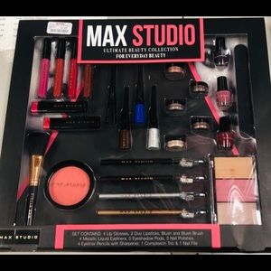Max Studio | Makeup | Max Studio Makeup Set | Poshmark